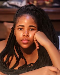 Thando Clementine the Curvaceous Black South African Girl Shows off Her ...